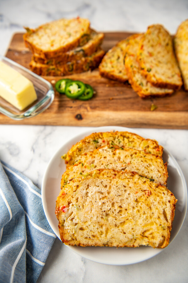 Easy Jalapeño Cheddar Bread Recipe | The Novice Chef