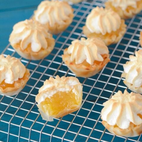 Mini Lemon Meringue Pie Recipe | The Novice Chef