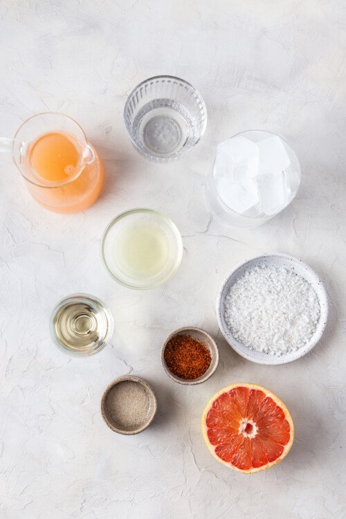 Classic Grapefruit Paloma Cocktail Recipe | The Novice Chef