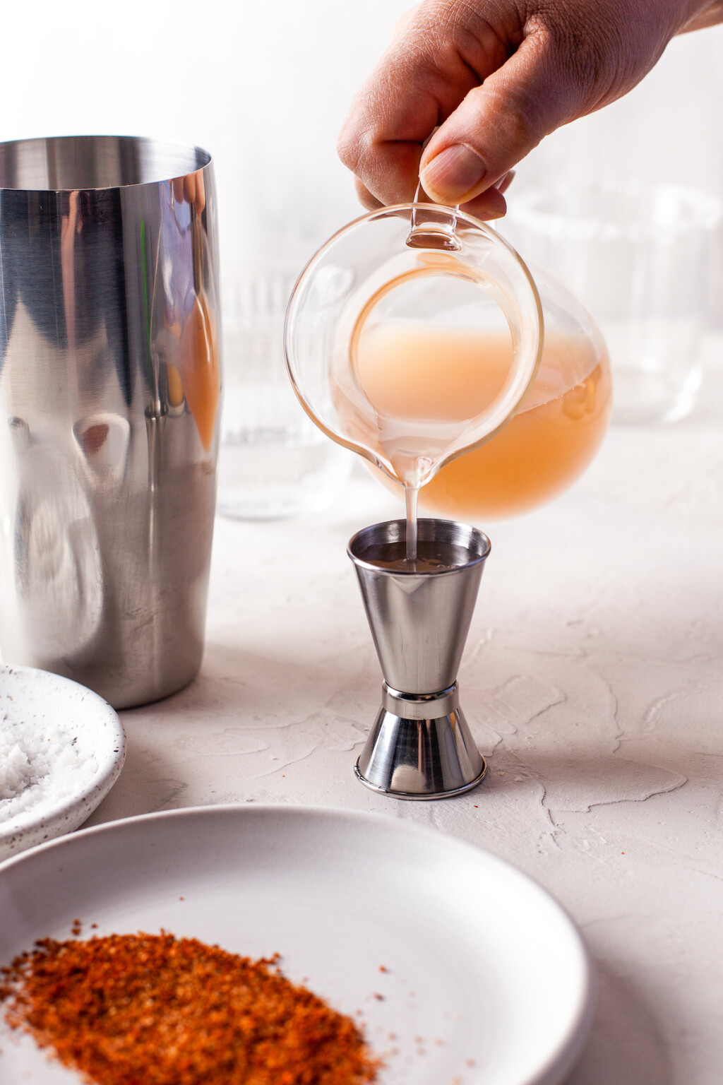 Classic Grapefruit Paloma Cocktail Recipe | The Novice Chef