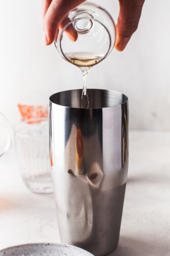 Classic Grapefruit Paloma Cocktail Recipe | The Novice Chef