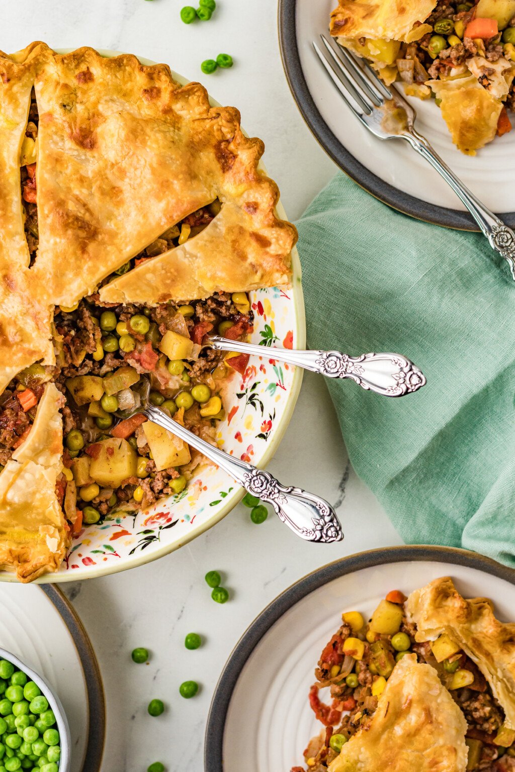 Easy Beef Pot Pie Recipe | The Novice Chef