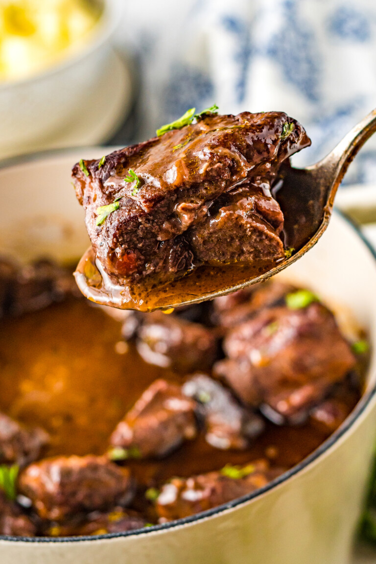 Red Wine Braised Short Ribs | The Novice Chef