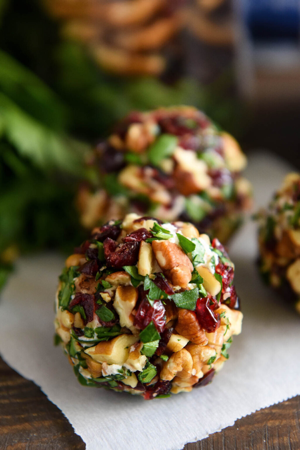 Cranberry Pecan Goat Cheese Truffles | Cranberry Cheese Balls Appetizer