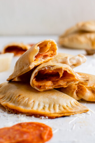 Pizza Empanadas (Empanadillas de Pizza) | The Novice Chef