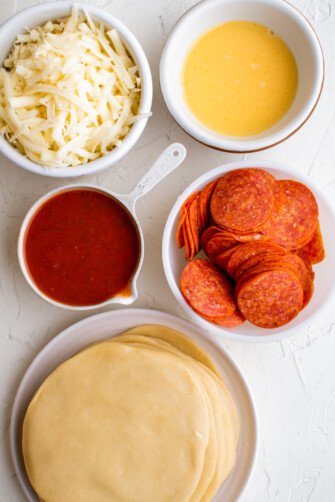 Pizza Empanadas (Empanadillas de Pizza) | The Novice Chef