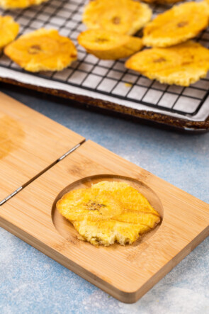 Best Puerto Rican Tostones Recipe with Mayo-Ketchup!