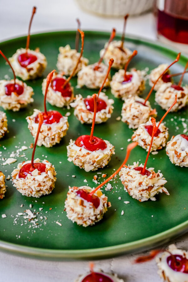 Drunken Cherries in Amaretto | The Novice Chef