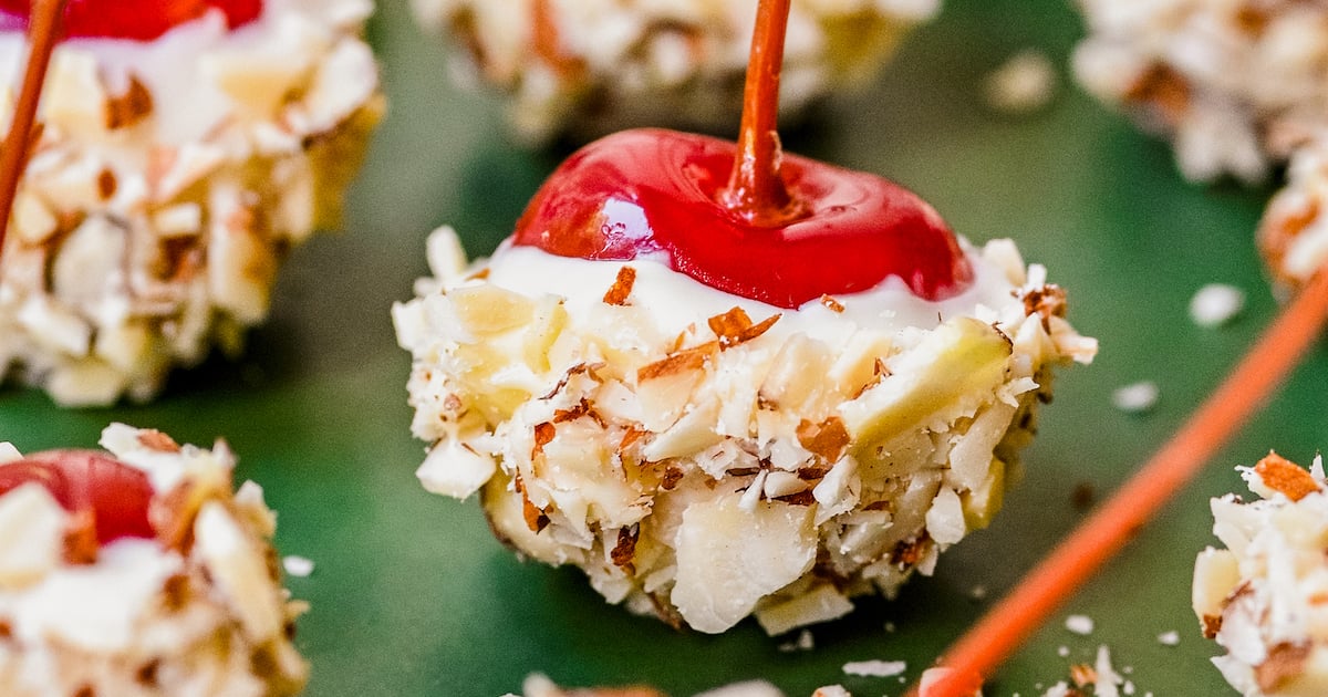 Drunken Cherries in Amaretto | The Novice Chef