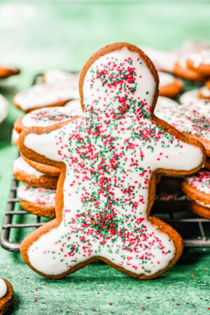 Soft Gingerbread Man Cookies | The Novice Chef