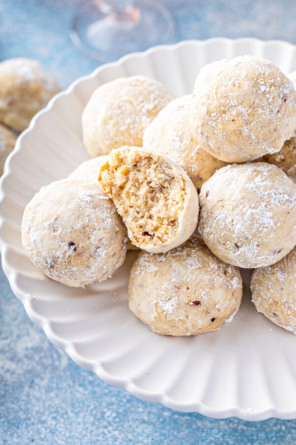 Almond Amaretto Cookies – The Novice Chef