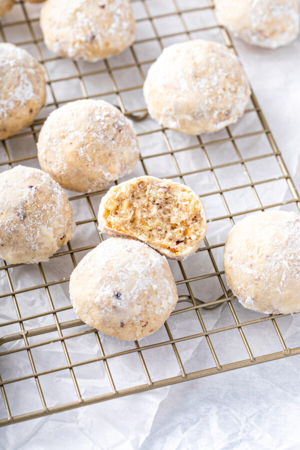 Almond Amaretto Cookies – The Novice Chef