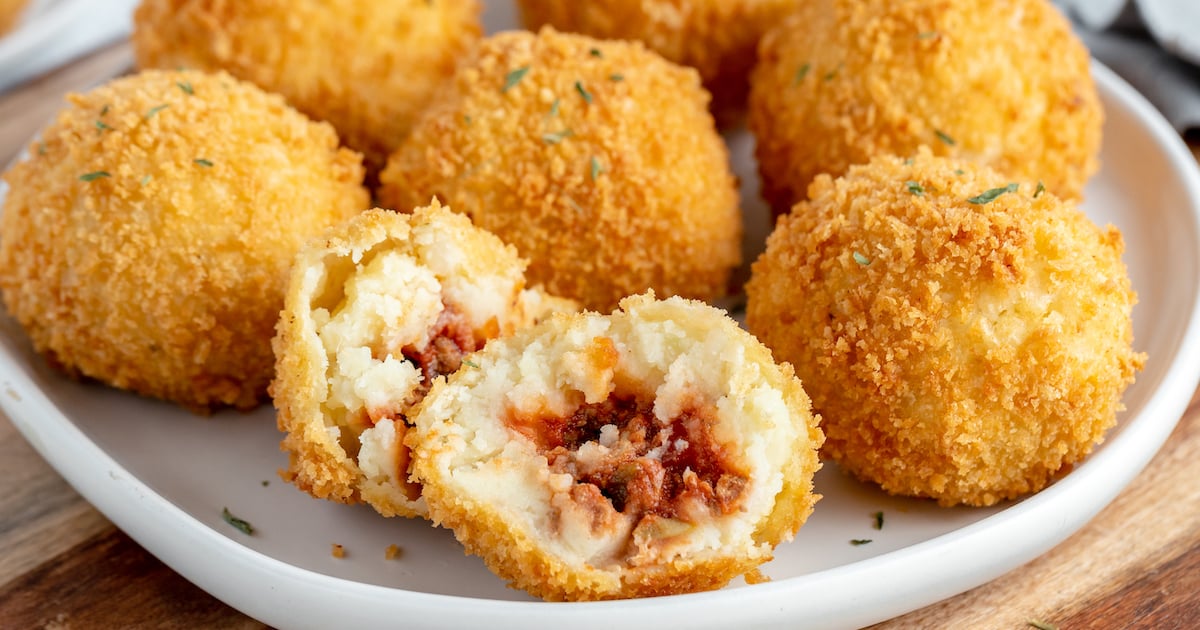 Papas Rellenas (Stuffed Potatoes) | The Novice Chef