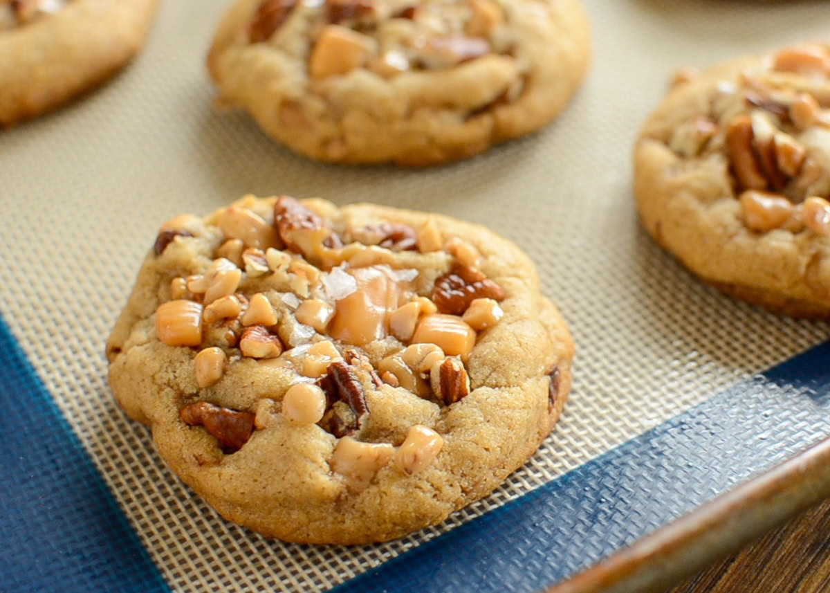 Salted Caramel Crunch Sugar Cookies | The Novice Chef